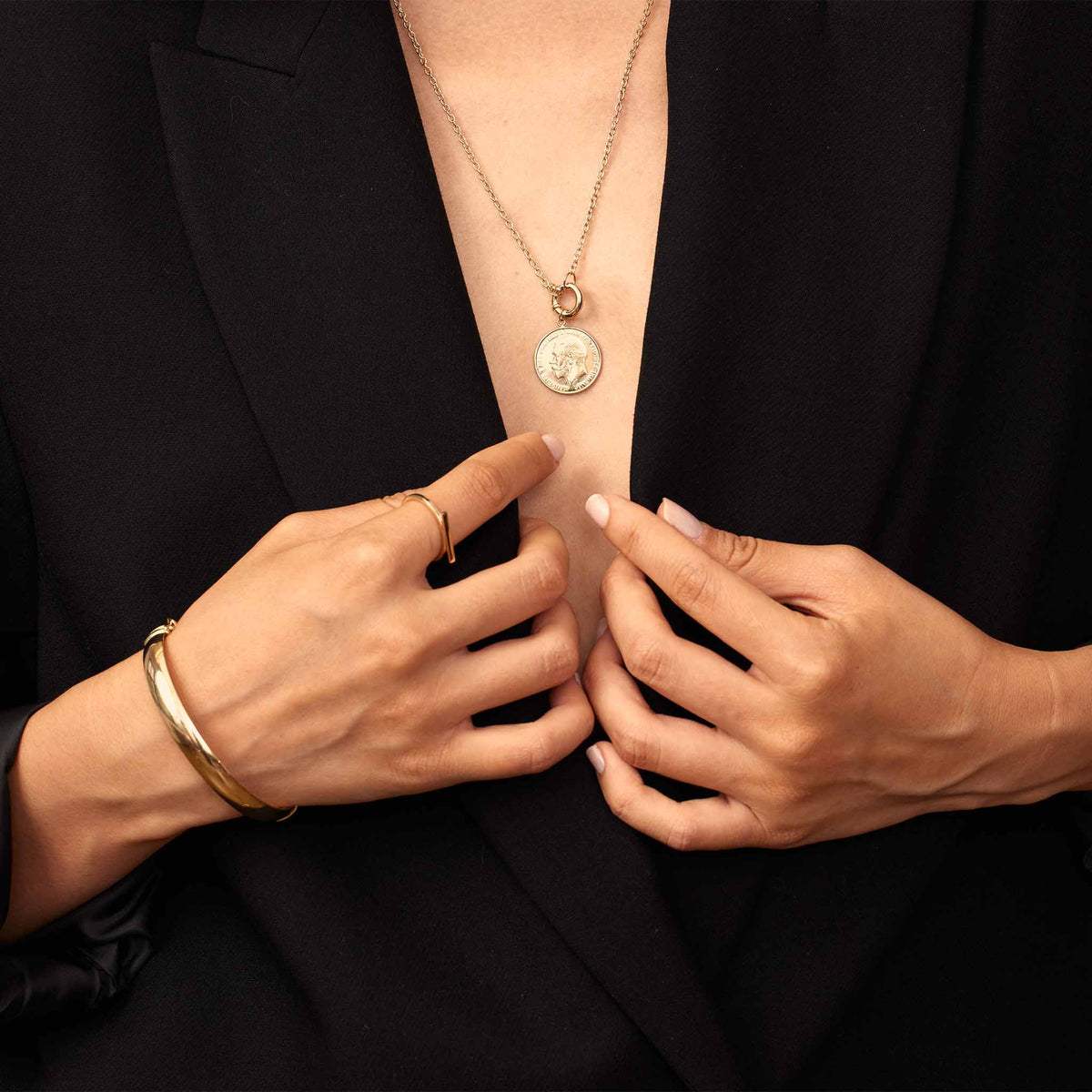 The One Statement Bangle – Oradina